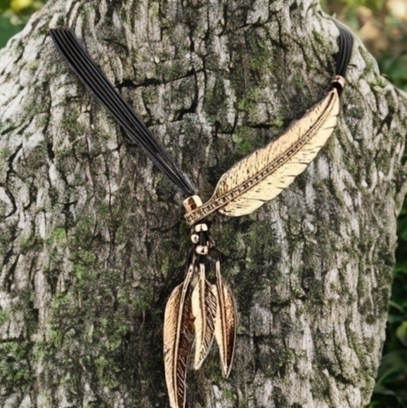 Boston Proper | Jewelry | Boston Proper Rope Golden Feather Necklace ...